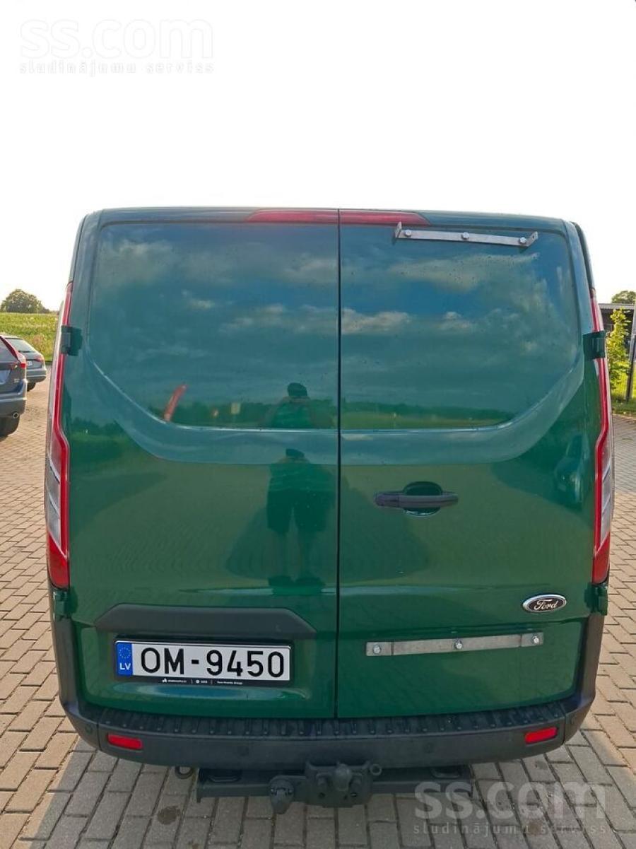 Green Ford Transit 2019 in Talsi, with an engine capacity of 2.00 L and mileage of 282 thousand km for 12790 €, photo 13 on AUTOMOTO.COM.LV