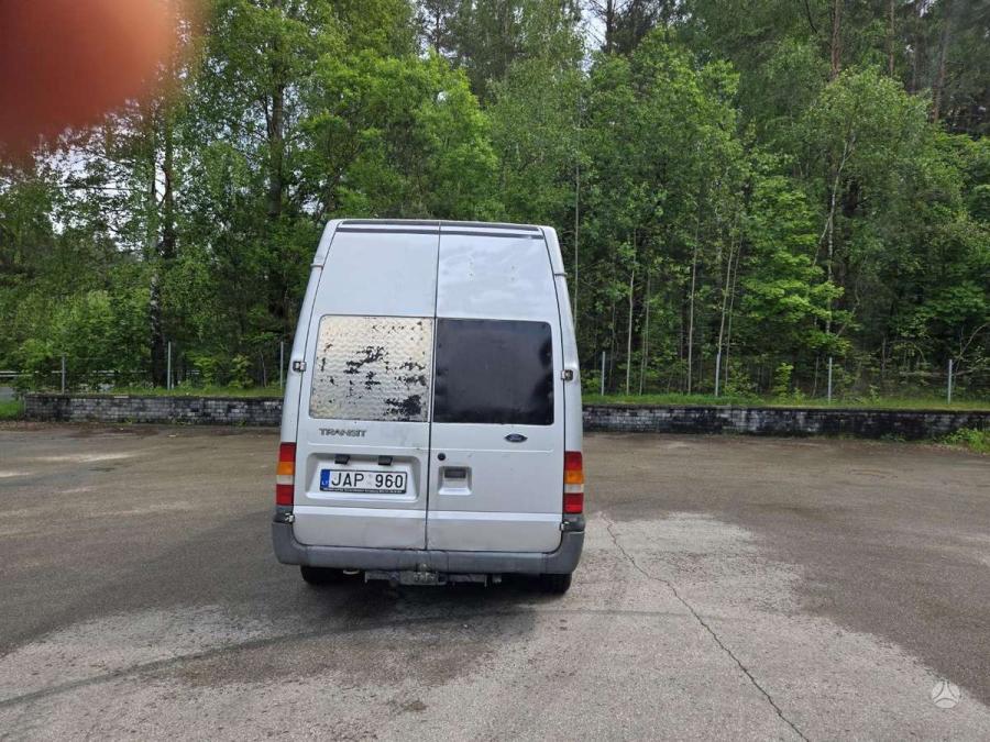 Grey Ford Transit 2001 in Zarasai, with an engine capacity of 2.00 L and mileage of 440 thousand km for 1500 €, photo 5 on AUTOMOTO.COM.LV