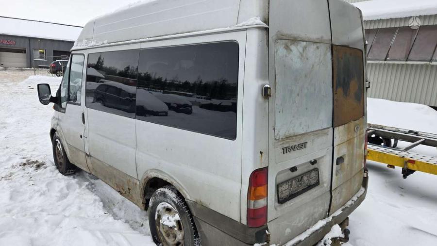 Pelēks Ford Transit 2005 Utena, ar dzinēja tilpumu 2.00 L un nobraukumu 332 tūkst. km par 799 €, foto 3 vietnē AUTOMOTO.COM.LV