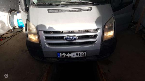 Pelēks Ford Transit 2007 Vievis, ar dzinēja tilpumu 2.20 L un nobraukumu 444 tūkst. km par 2420 €, foto 7 vietnē AUTOMOTO.COM.LV