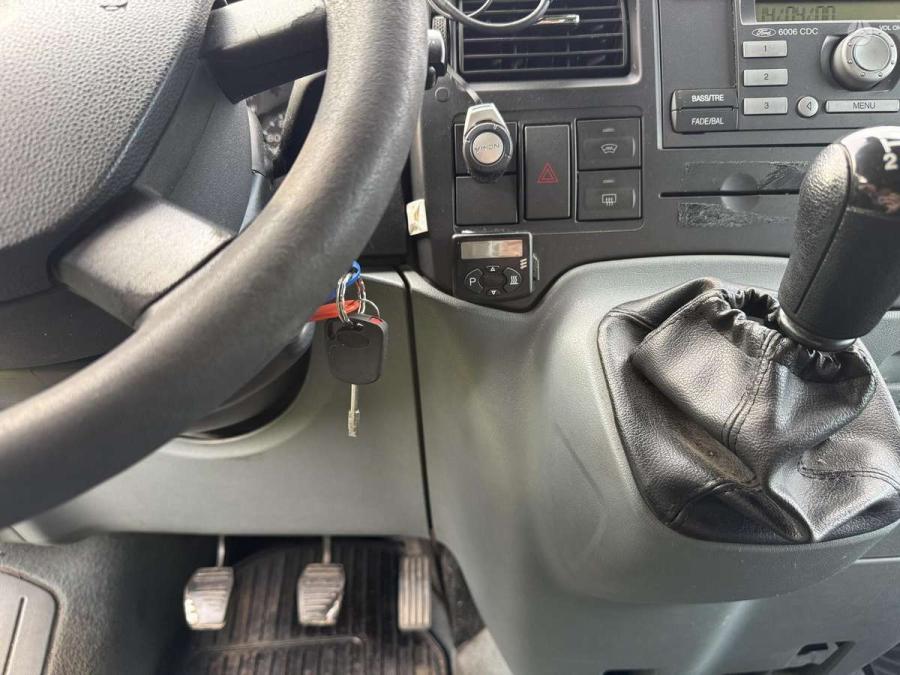 Pelēks Ford Transit 2007 Panevēža, ar dzinēja tilpumu 2.20 L un nobraukumu 391 tūkst. km par 3600 €, foto 10 vietnē AUTOMOTO.COM.LV