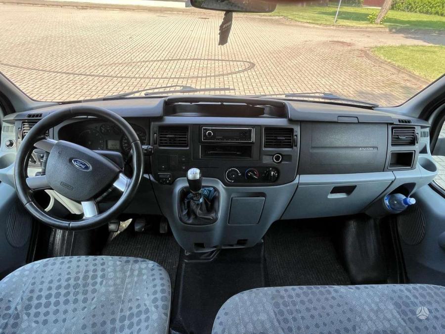 Grey Ford Transit 2007 in Marijampole, with an engine capacity of 2.20 L and mileage of 447 thousand km for 2000 €, photo 9 on AUTOMOTO.COM.LV