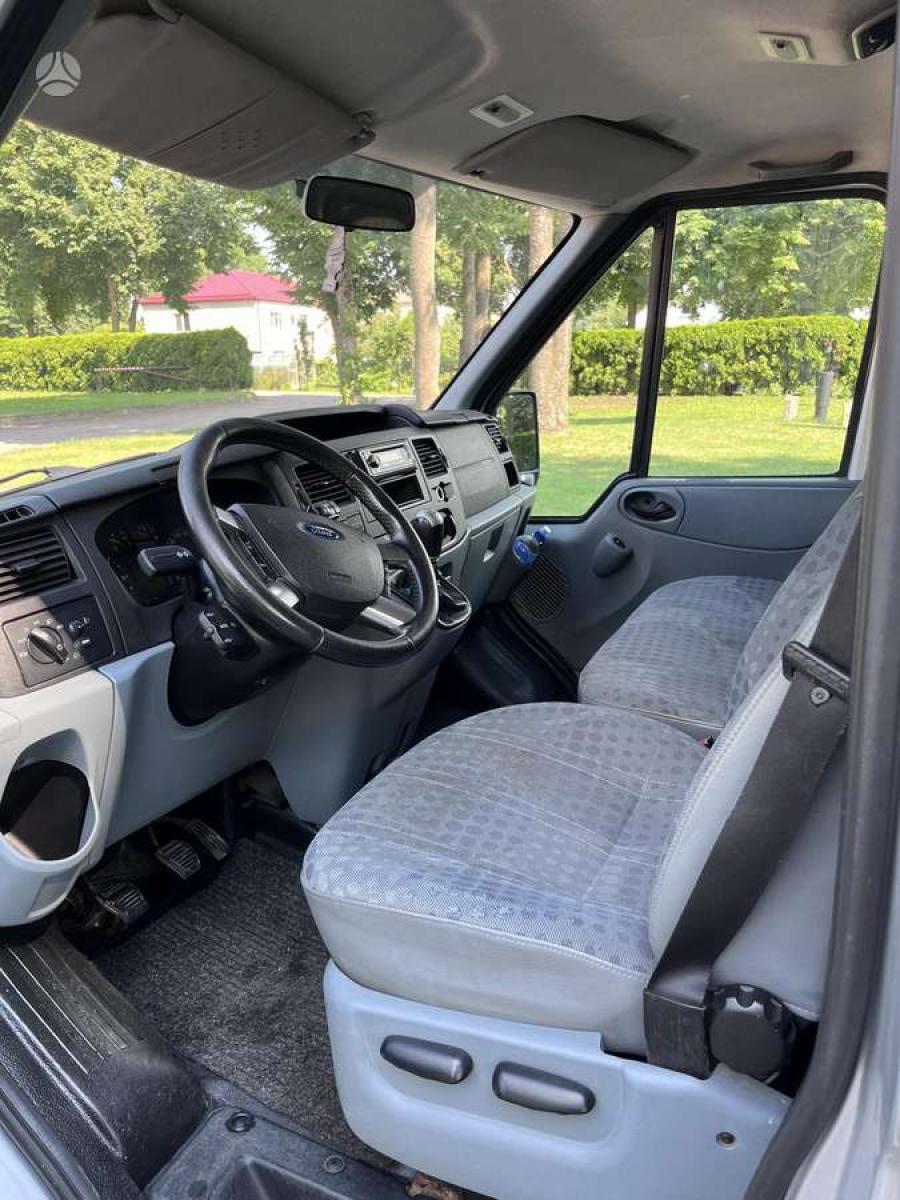 Grey Ford Transit 2007 in Marijampole, with an engine capacity of 2.20 L and mileage of 447 thousand km for 2000 €, photo 10 on AUTOMOTO.COM.LV