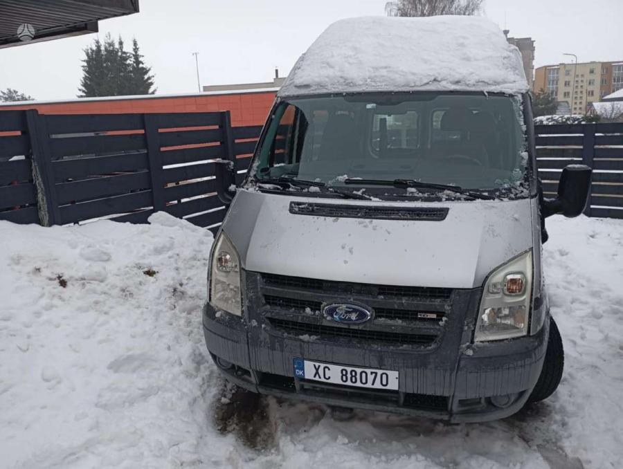 Grey Ford Transit 2008 in Jurbarkas, with an engine capacity of 2.20 L and mileage of 153 thousand km for 4999 €, photo 4 on AUTOMOTO.COM.LV