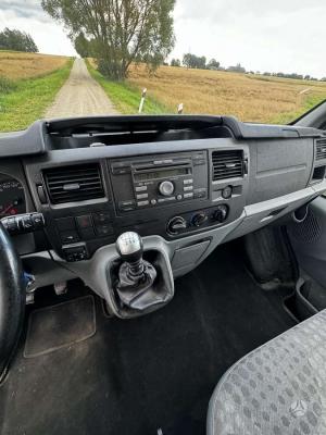 Pelēks Ford Transit 2010 Panevēža, ar dzinēja tilpumu 2.40 L un nobraukumu 248 tūkst. km par 5200 €, foto 13 vietnē AUTOMOTO.COM.LV