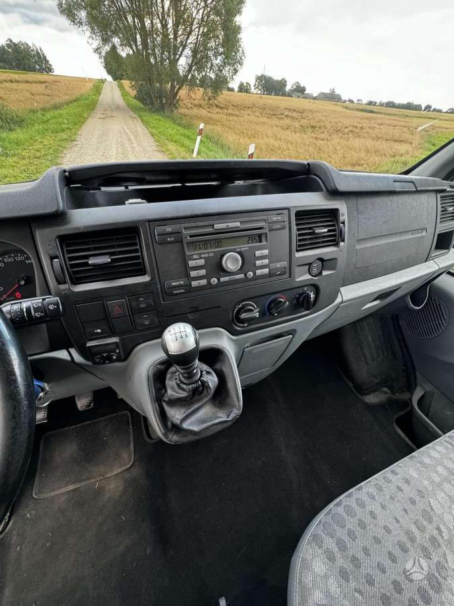 Pelēks Ford Transit 2010 Panevēža, ar dzinēja tilpumu 2.40 L un nobraukumu 248 tūkst. km par 5200 €, foto 13 vietnē AUTOMOTO.COM.LV