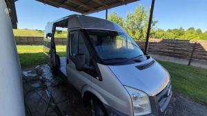 Grey Ford Transit 2011 in Trakai, with an engine capacity of 2.20 L and mileage of 290 thousand km for 4114 €, photo 7 on AUTOMOTO.COM.LV