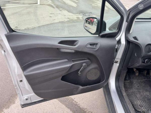 Grey Ford Transit 2015 in Radviliskis, with an engine capacity of 1.50 L and mileage of 199 thousand km for 2722 €, photo 10 on AUTOMOTO.COM.LV