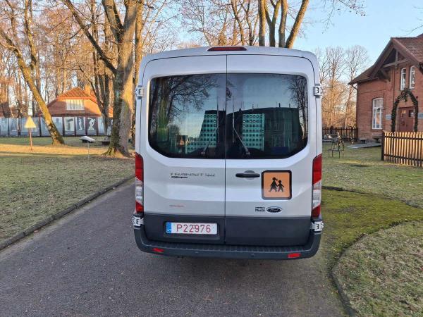 Grey Ford Transit 2016 in Jurbarkas, with an engine capacity of 2.20 L and mileage of 197 thousand km for 13200 €, photo 5 on AUTOMOTO.COM.LV