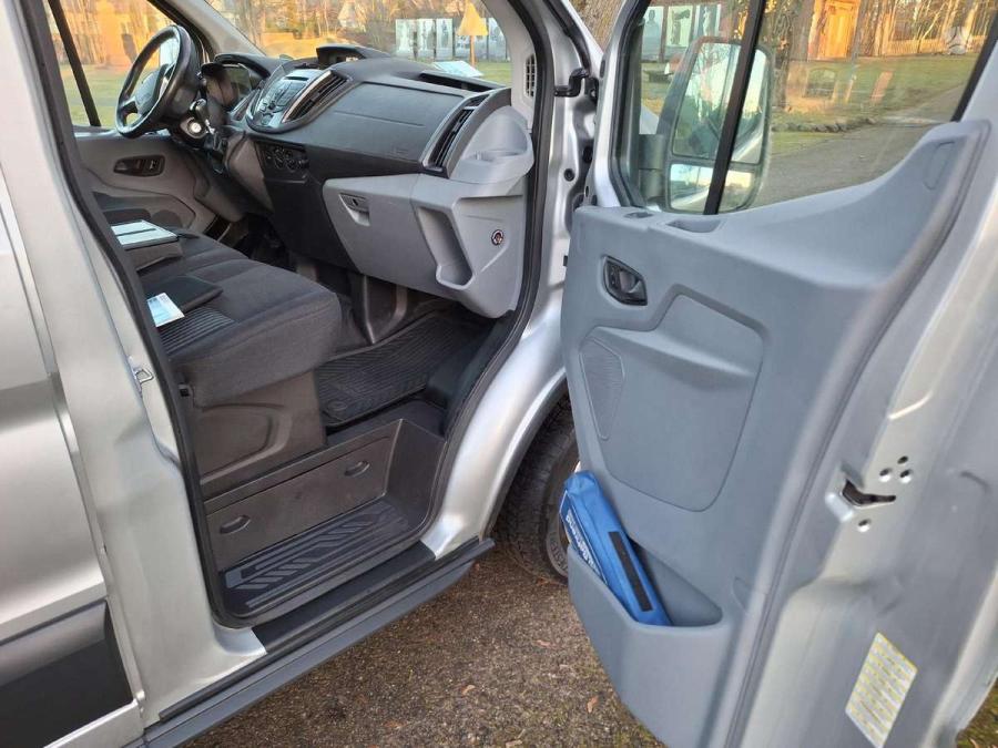 Grey Ford Transit 2016 in Jurbarkas, with an engine capacity of 2.20 L and mileage of 197 thousand km for 13200 €, photo 21 on AUTOMOTO.COM.LV
