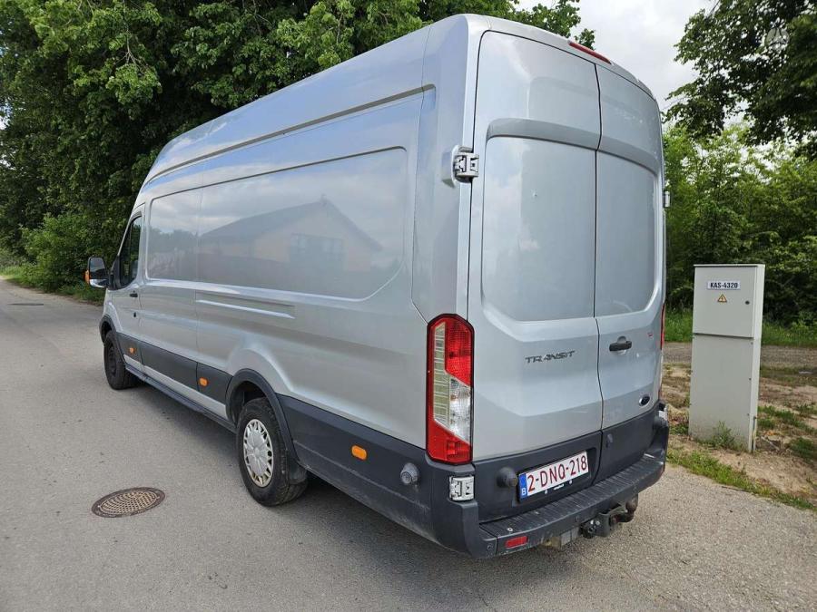 Grey Ford Transit 2016 in Siauliai, with an engine capacity of 2.20 L and mileage of 182 thousand km for 10200 €, photo 4 on AUTOMOTO.COM.LV