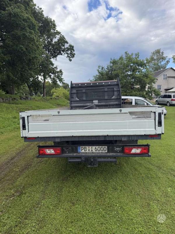 Grey Ford Transit 2017 in Kelme, with an engine capacity of 2.00 L and mileage of 282 thousand km for 15800 €, photo 4 on AUTOMOTO.COM.LV