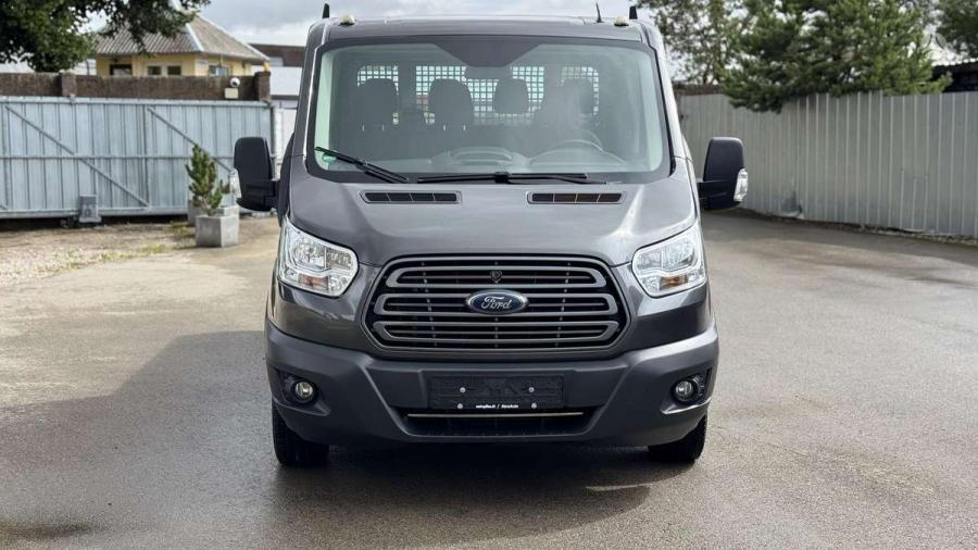 Grey Ford Transit 2017 in Telschi, with an engine capacity of 2.00 L and mileage of 207 thousand km for 12900 €, photo 3 on AUTOMOTO.COM.LV