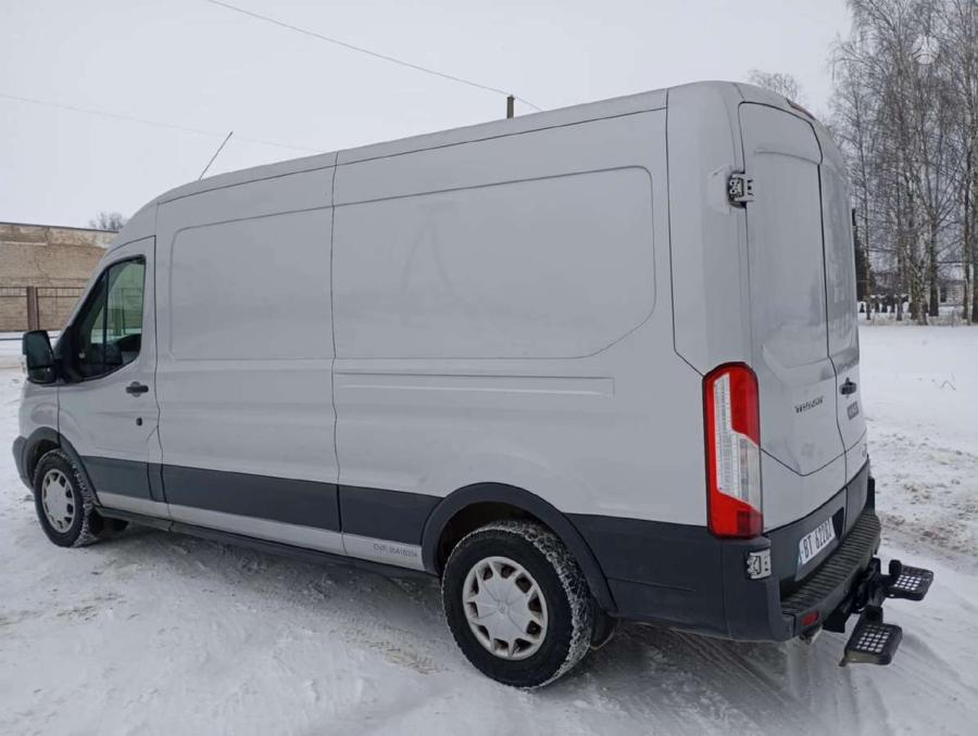 Grey Ford Transit 2018 in Jurbarkas, with an engine capacity of 2.00 L and mileage of 279 thousand km for 8977 €, photo 21 on AUTOMOTO.COM.LV