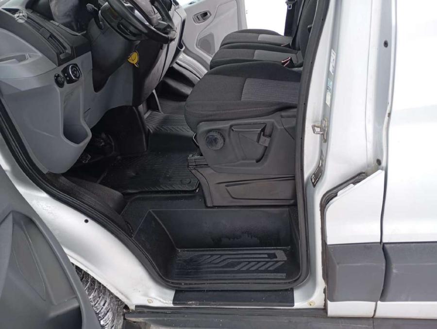 Grey Ford Transit 2018 in Jurbarkas, with an engine capacity of 2.00 L and mileage of 279 thousand km for 8977 €, photo 26 on AUTOMOTO.COM.LV