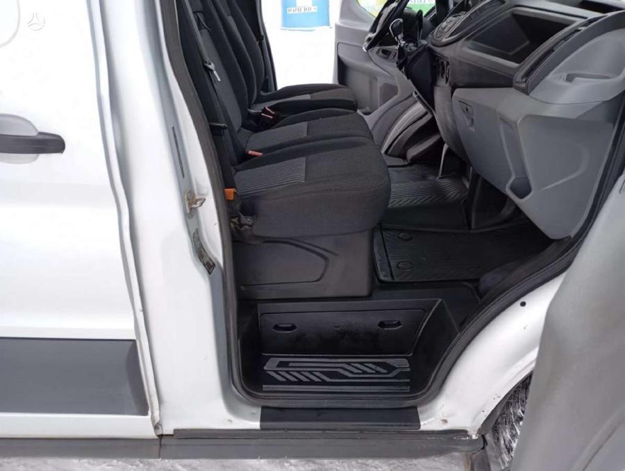 Grey Ford Transit 2018 in Jurbarkas, with an engine capacity of 2.00 L and mileage of 279 thousand km for 8977 €, photo 27 on AUTOMOTO.COM.LV