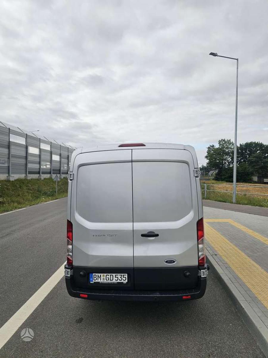 Grey Ford Transit 2019 in Marijampole, with an engine capacity of 2.00 L and mileage of 216 thousand km for 11800 €, photo 7 on AUTOMOTO.COM.LV