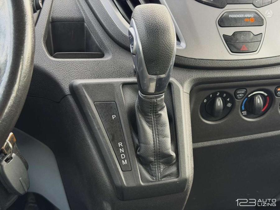 Grey Ford Transit 2019 in Taurage, with an engine capacity of 2.00 L and mileage of 150 thousand km for 14200 €, photo 19 on AUTOMOTO.COM.LV