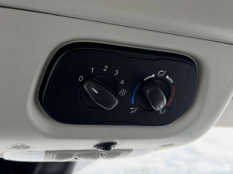 Grey Ford Transit 2019 in Taurage, with an engine capacity of 2.00 L and mileage of 150 thousand km for 14200 €, photo 20 on AUTOMOTO.COM.LV