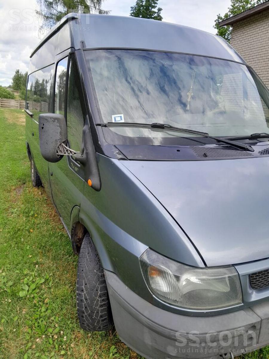 Grey Ford Transit 2001 in Daugavpils, with an engine capacity of 2.00 L and mileage of 335 thousand km for 450 €, photo 7 on AUTOMOTO.COM.LV