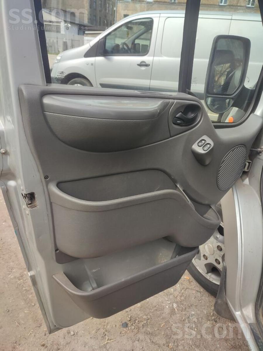 Grey Ford Transit 2003 in Riga, with an engine capacity of 2.00 L and mileage of 271 thousand km for 3500 €, photo 9 on AUTOMOTO.COM.LV