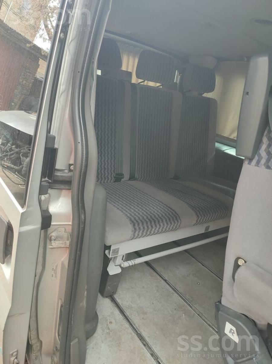 Grey Ford Transit 2003 in Riga, with an engine capacity of 2.00 L and mileage of 271 thousand km for 3500 €, photo 15 on AUTOMOTO.COM.LV