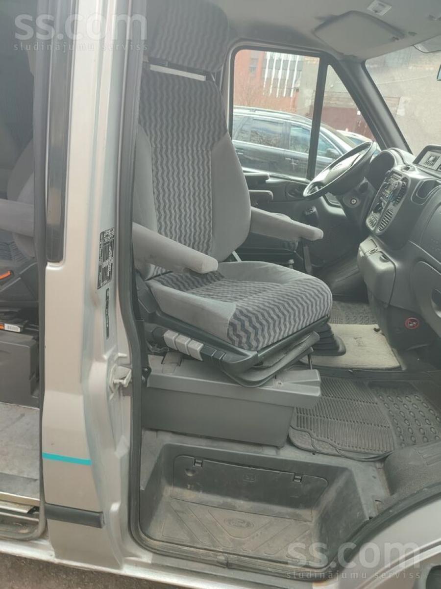 Grey Ford Transit 2003 in Riga, with an engine capacity of 2.00 L and mileage of 271 thousand km for 3500 €, photo 20 on AUTOMOTO.COM.LV