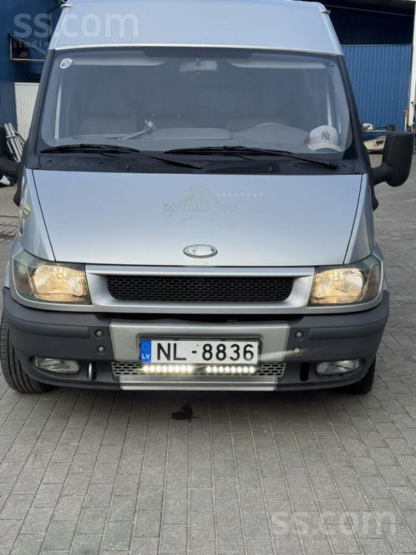 Grey Ford Transit 2003 in Aizkraukle, with an engine capacity of 2.00 L and mileage of 77 thousand km for 4000 €, photo 1 on AUTOMOTO.COM.LV