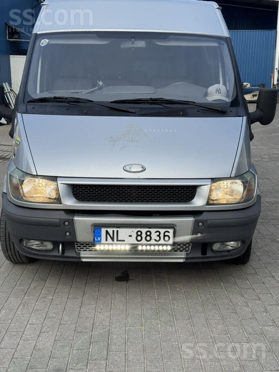 Grey Ford Transit 2003 in Aizkraukle, with an engine capacity of 2.00 L and mileage of 77 thousand km for 4000 €, photo 1 on AUTOMOTO.COM.LV