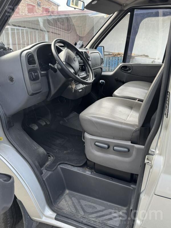 Grey Ford Transit 2003 in Aizkraukle, with an engine capacity of 2.00 L and mileage of 77 thousand km for 4000 €, photo 8 on AUTOMOTO.COM.LV