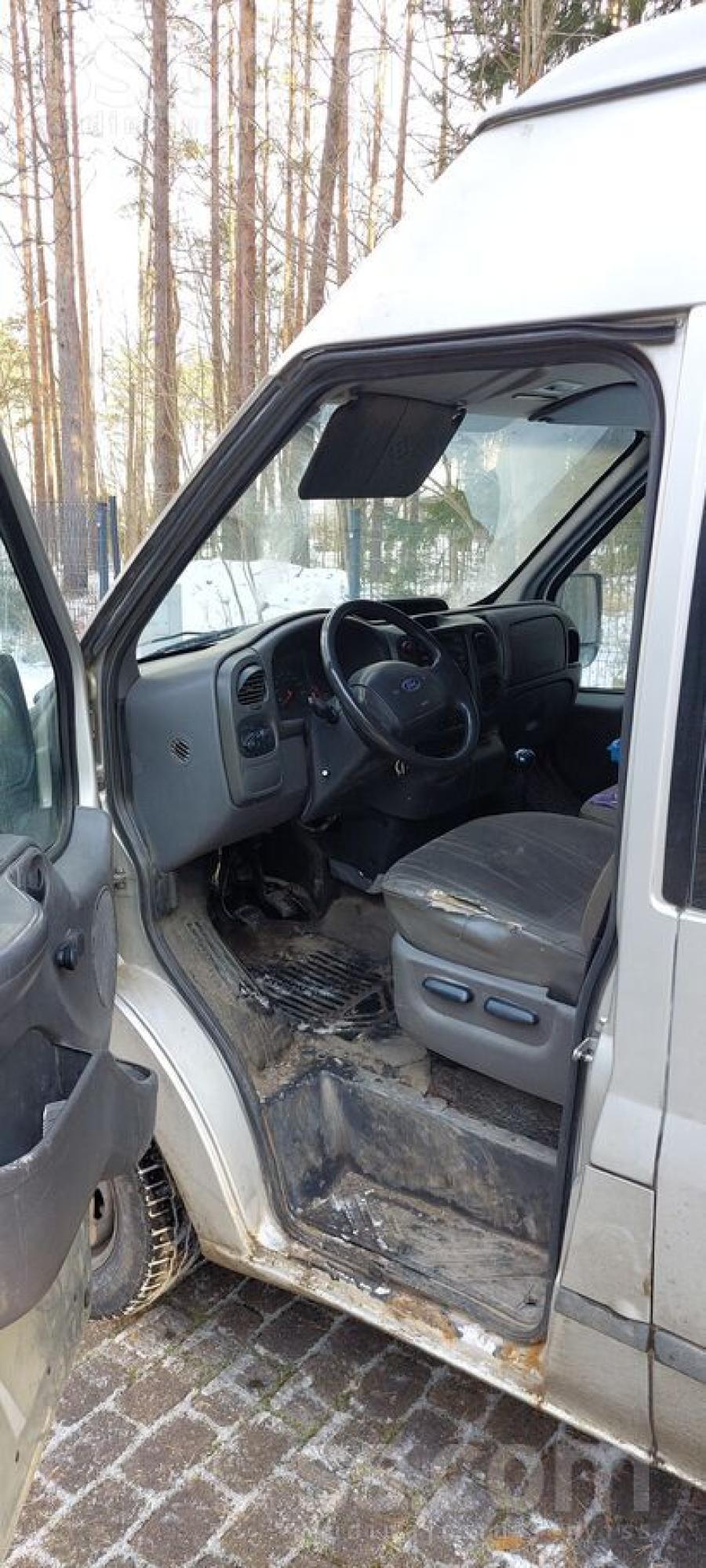 Grey Ford Transit 2004 in Talsi, with an engine capacity of 2.00 L and mileage of 550 thousand km for 1100 €, photo 6 on AUTOMOTO.COM.LV