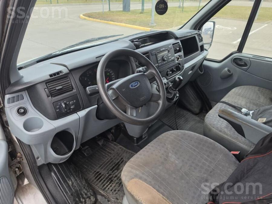 Grey Ford Transit 2007 in Riga, with an engine capacity of 2.20 L and mileage of 441 thousand km for 2700 €, photo 6 on AUTOMOTO.COM.LV