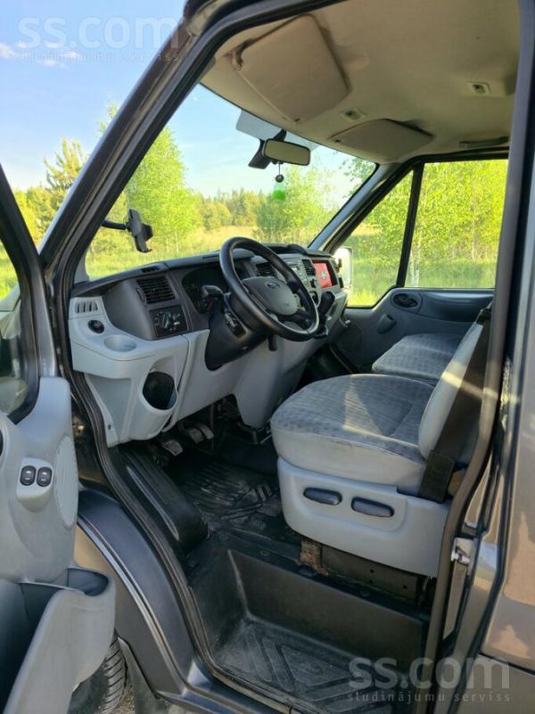 Grey Ford Transit 2008 in Riga, with an engine capacity of 2.20 L and mileage of 138 thousand km for 3550 €, photo 7 on AUTOMOTO.COM.LV