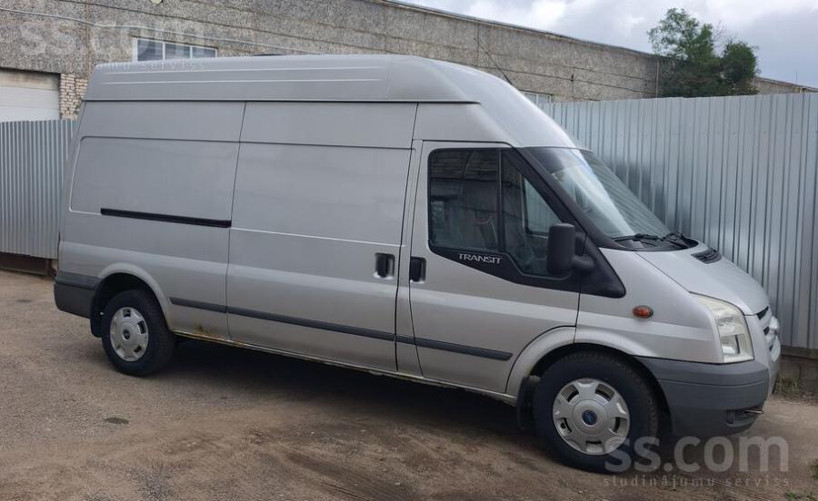 Grey Ford Transit 2010 in Daugavpils, with an engine capacity of 2.20 L and mileage of 326 thousand km for 2500 €, photo 3 on AUTOMOTO.COM.LV