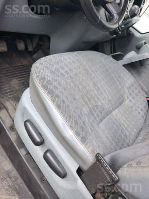 Grey Ford Transit 2010 in Daugavpils, with an engine capacity of 2.20 L and mileage of 326 thousand km for 2500 €, photo 8 on AUTOMOTO.COM.LV