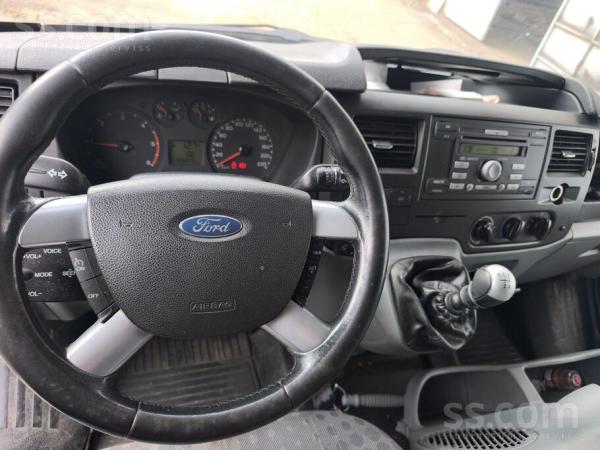 Grey Ford Transit 2010 in Daugavpils, with an engine capacity of 2.20 L and mileage of 326 thousand km for 2500 €, photo 10 on AUTOMOTO.COM.LV
