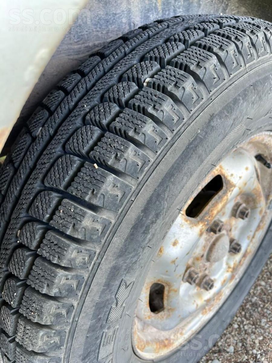 Pelēks Ford Transit 2010 Tukums, ar dzinēja tilpumu 2.20 L un nobraukumu 535 tūkst. km par 2700 €, foto 14 vietnē AUTOMOTO.COM.LV