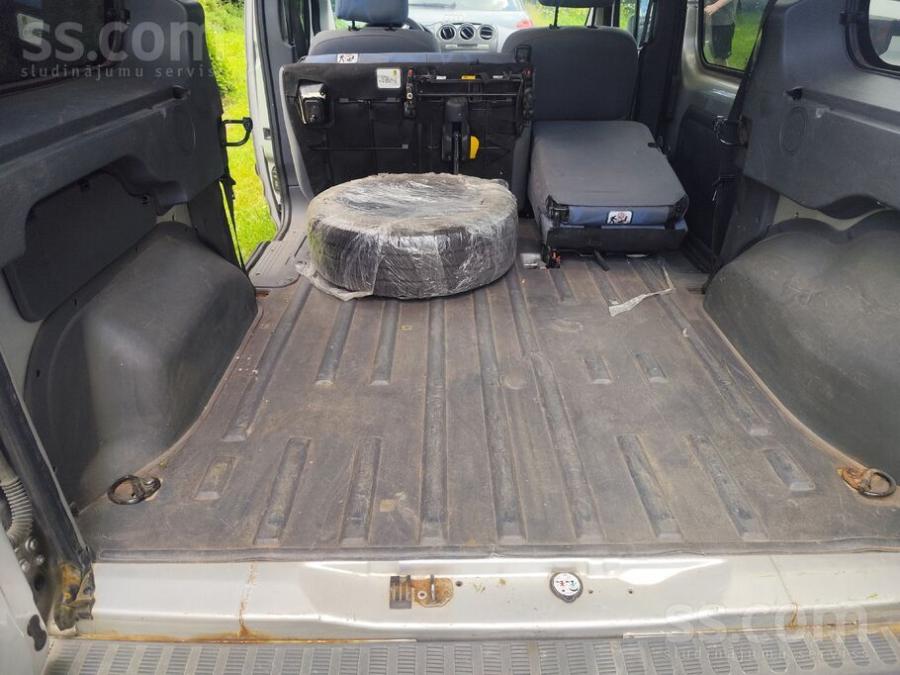 Grey Ford Transit 2011 in Riga, with an engine capacity of 1.80 L and mileage of 430 thousand km for 2050 €, photo 7 on AUTOMOTO.COM.LV