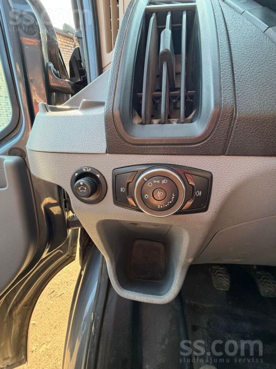Pelēks Ford Transit 2014 Daugavpils, ar dzinēja tilpumu 2.20 L un nobraukumu 381 tūkst. km par 5600 €, foto 9 vietnē AUTOMOTO.COM.LV