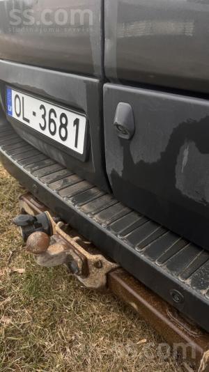 Pelēks Ford Transit 2015 Rīga, ar dzinēja tilpumu 2.20 L un nobraukumu 314 tūkst. km par 8080 €, foto 17 vietnē AUTOMOTO.COM.LV