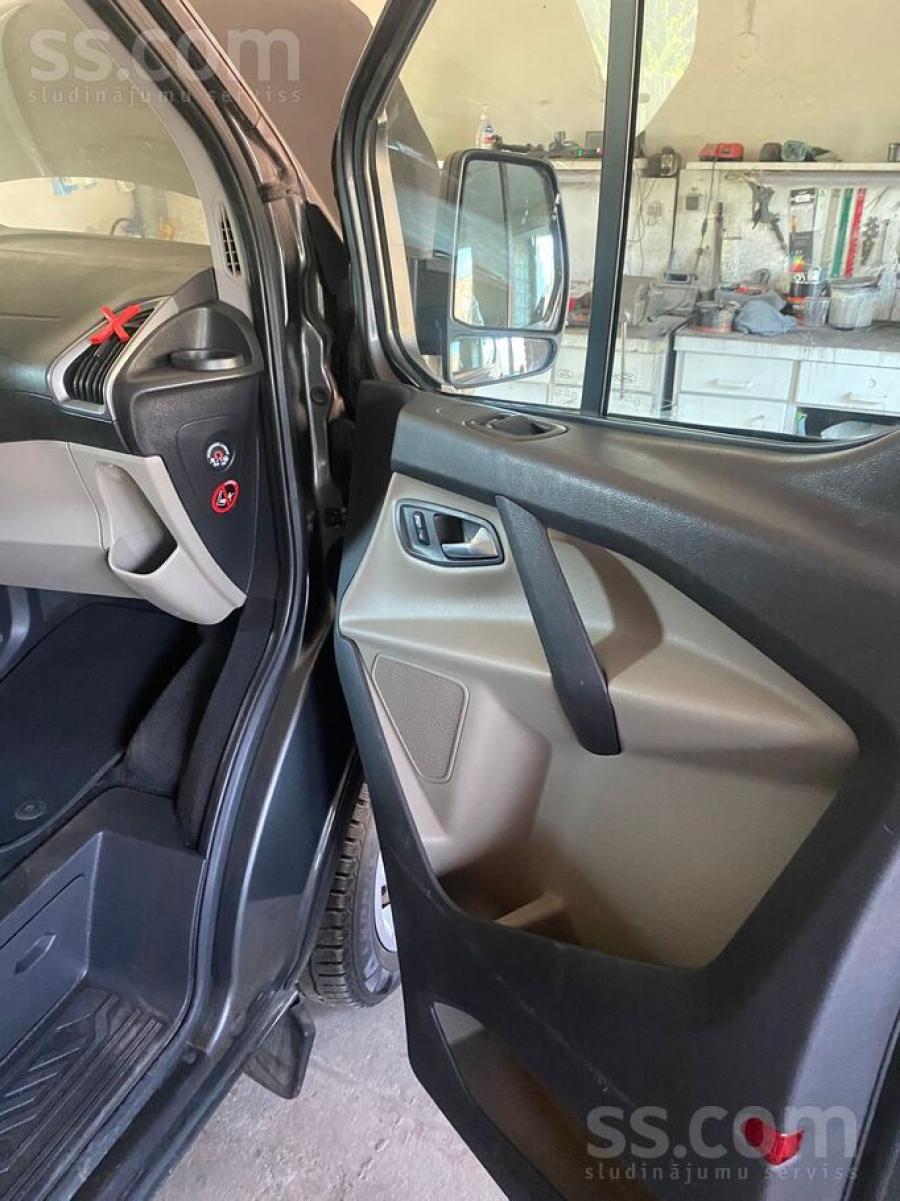Grey Ford Transit 2016 in Dobele, with an engine capacity of 2.00 L and mileage of 248 thousand km for 12200 €, photo 6 on AUTOMOTO.COM.LV