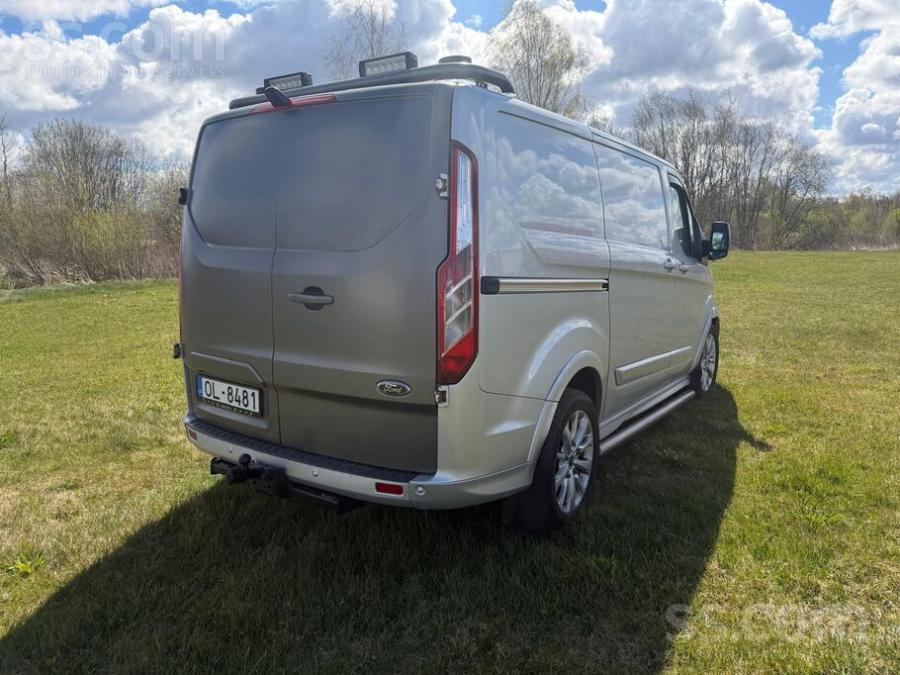 Pelēks Ford Transit 2017 Jelgava, ar dzinēja tilpumu 2.00 L un nobraukumu 200 tūkst. km par 14500 €, foto 3 vietnē AUTOMOTO.COM.LV