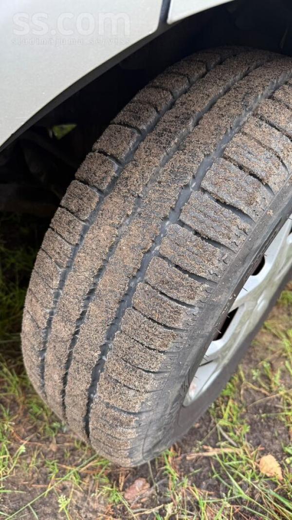 Pelēks Ford Transit 2017 Rīga, ar dzinēja tilpumu 2.20 L un nobraukumu 242 tūkst. km par 10490 €, foto 9 vietnē AUTOMOTO.COM.LV