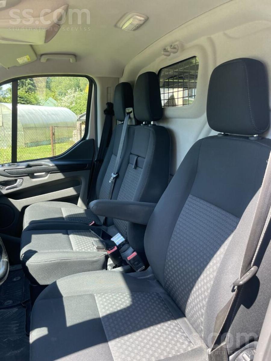 Grey Ford Transit 2019 in Kuldiga, with an engine capacity of 2.00 L and mileage of 165 thousand km for 14950 €, photo 1 on AUTOMOTO.COM.LV