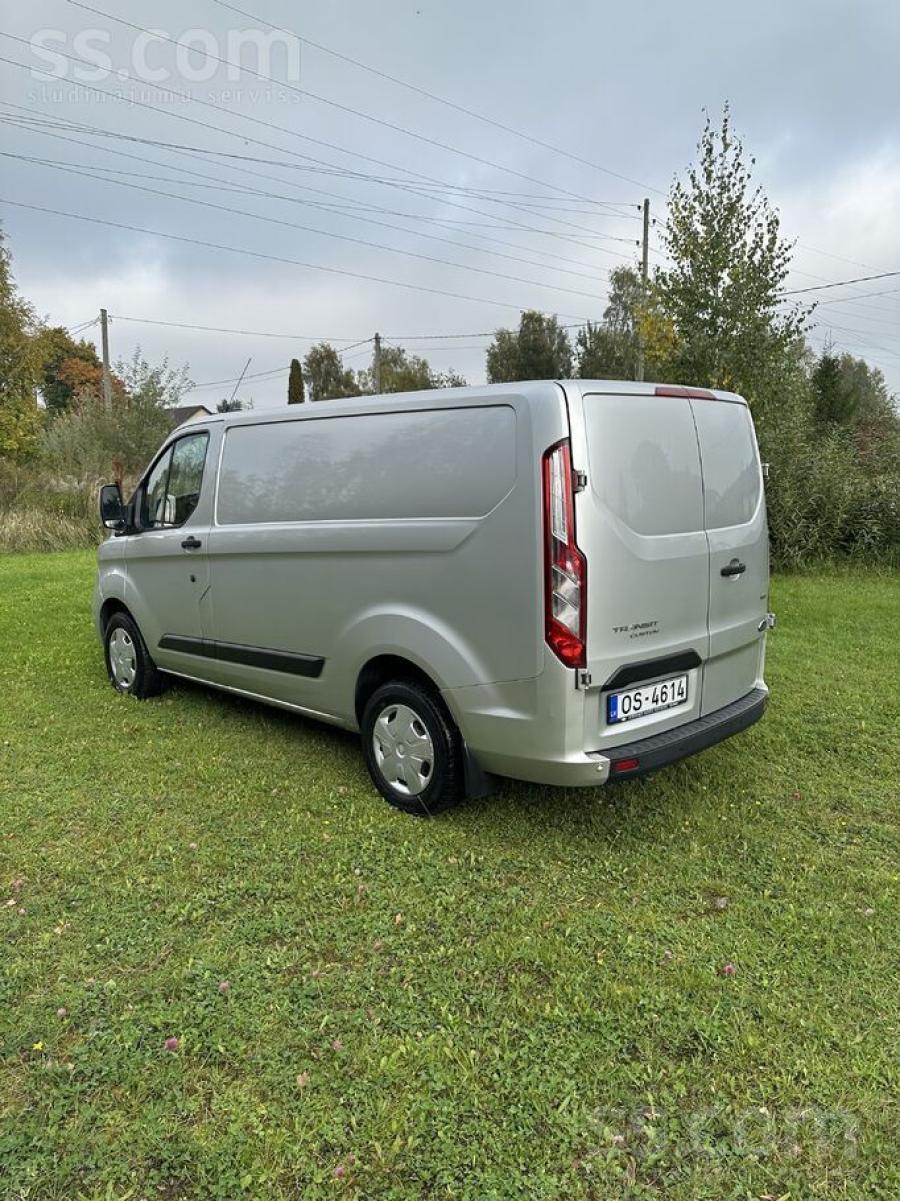 Grey Ford Transit 2019 in Jelgava, with an engine capacity of 2.00 L and mileage of 209 thousand km for 10550 €, photo 8 on AUTOMOTO.COM.LV