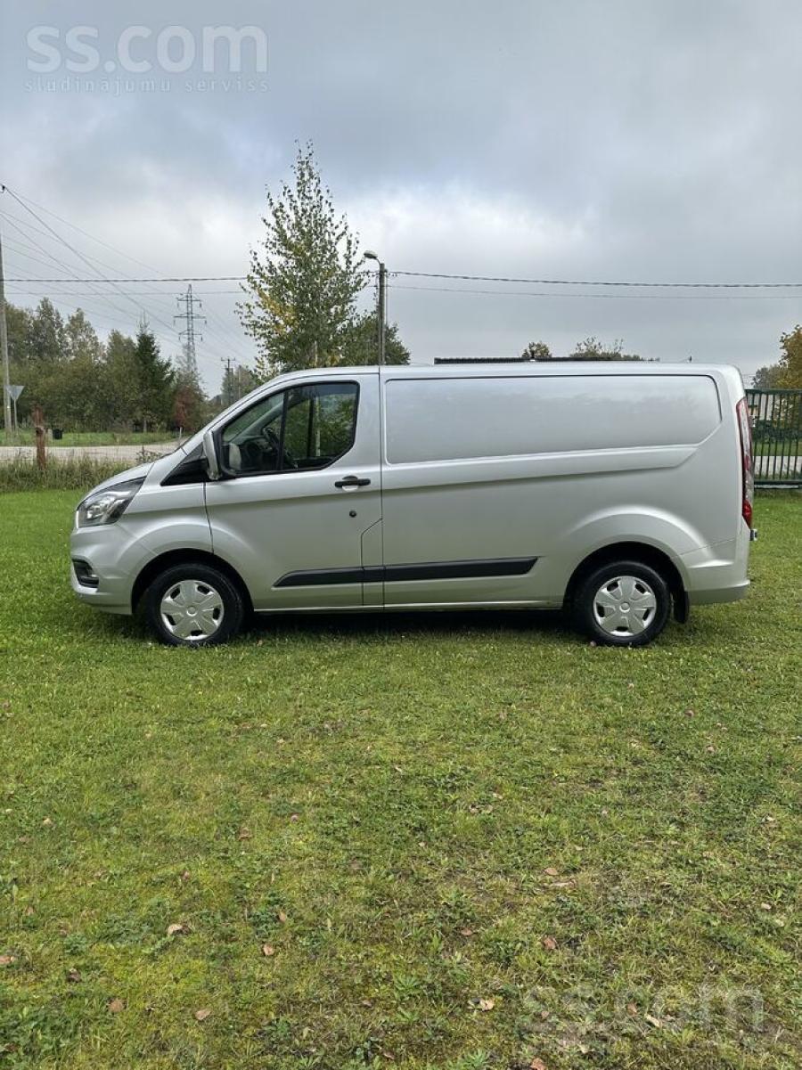 Grey Ford Transit 2019 in Jelgava, with an engine capacity of 2.00 L and mileage of 209 thousand km for 10550 €, photo 9 on AUTOMOTO.COM.LV