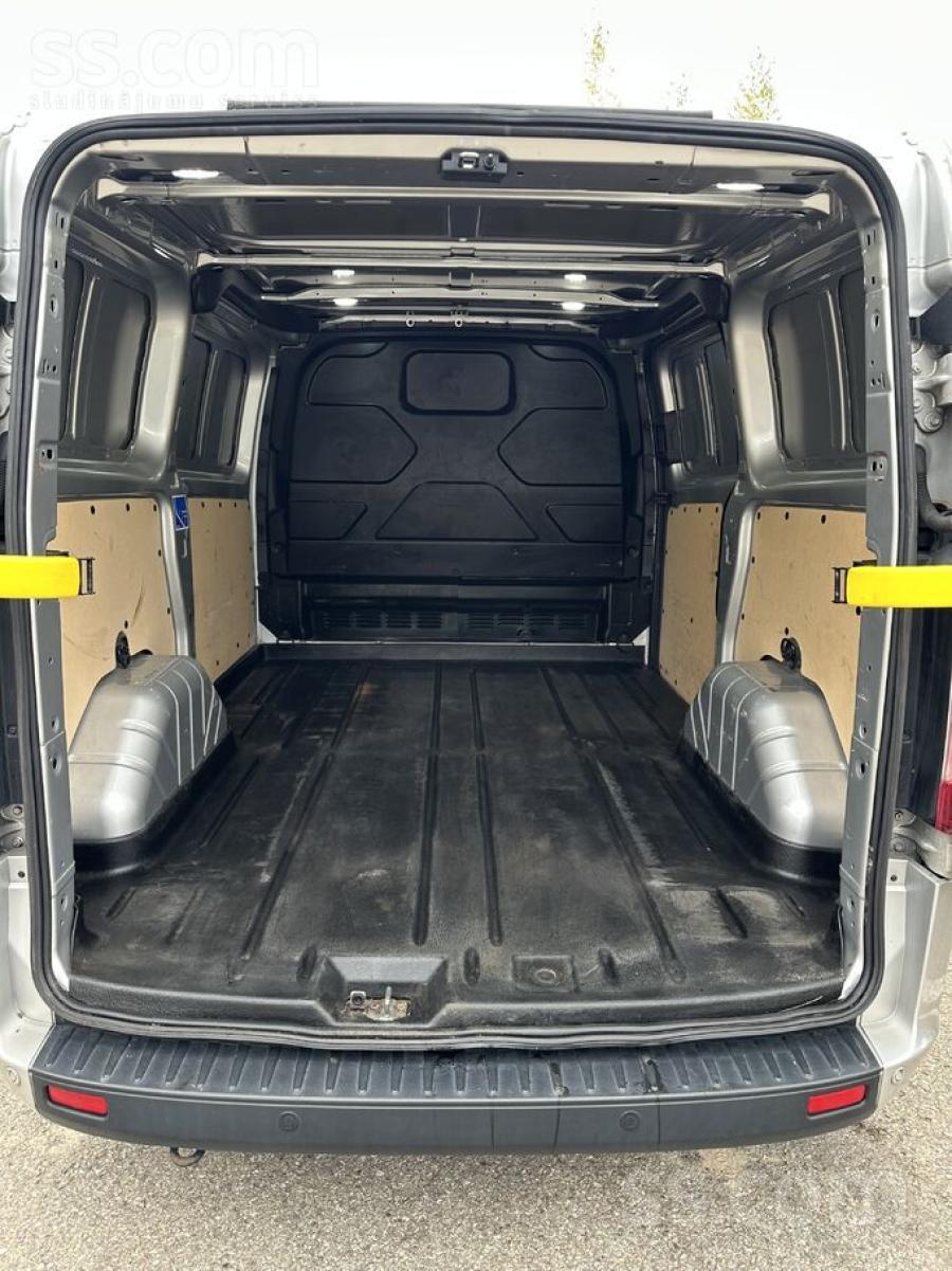Grey Ford Transit 2019 in Jelgava, with an engine capacity of 2.00 L and mileage of 209 thousand km for 10550 €, photo 14 on AUTOMOTO.COM.LV