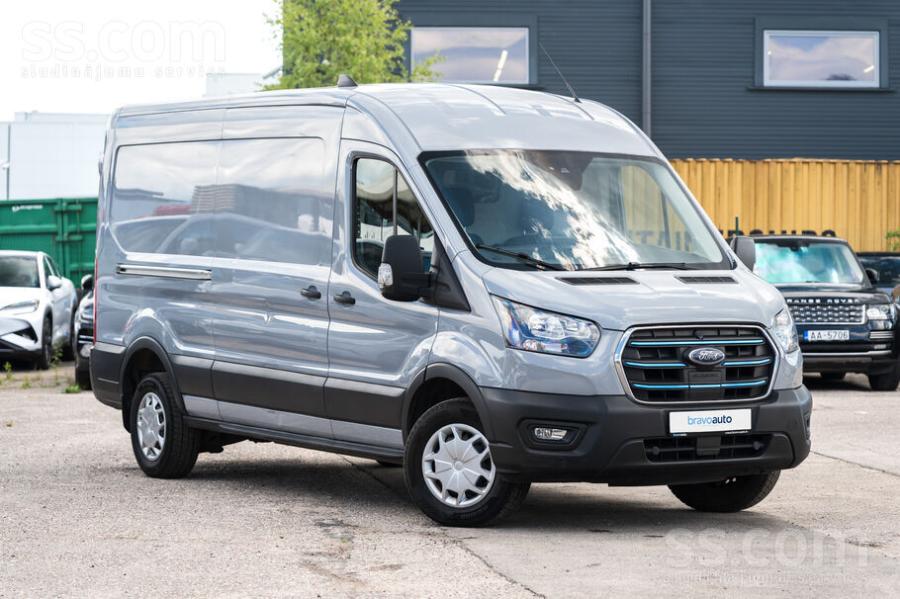 Pelēks Ford Transit 2022 Rīga, ar dzinēja tilpumu 2.00 L un nobraukumu 96 tūkst. km par 14990 €, foto 3 vietnē AUTOMOTO.COM.LV