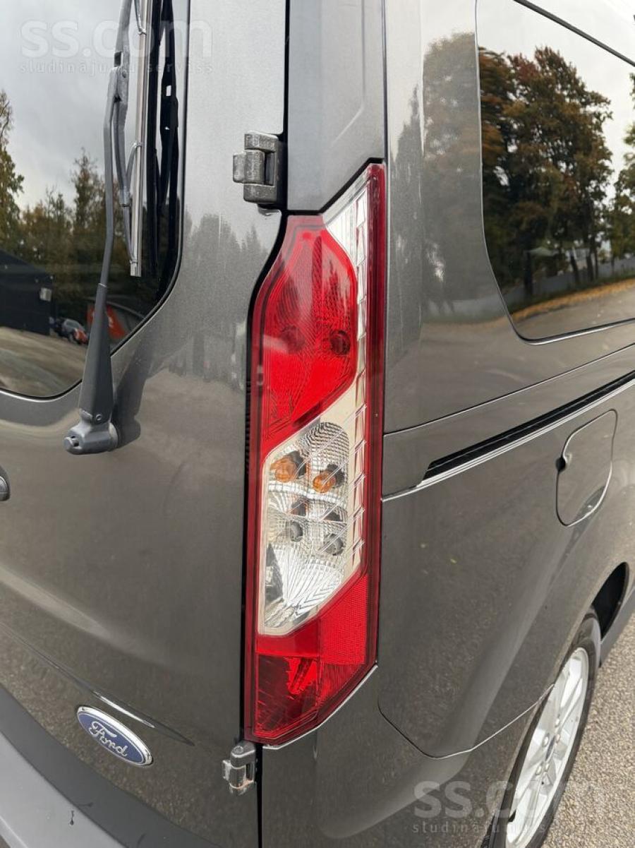 Grey Ford Transit 2021 in Riga, with an engine capacity of 1.50 L and mileage of 110 thousand km for 13000 €, photo 9 on AUTOMOTO.COM.LV