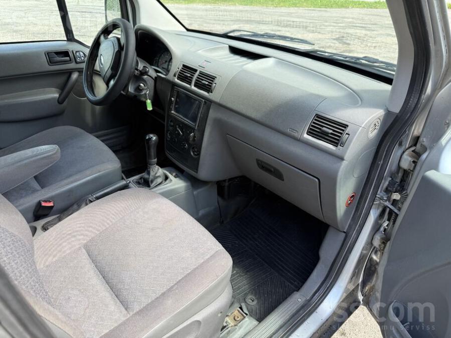 Grey Ford Transit 2006 in Kraslava, with an engine capacity of 1.80 L and mileage of 260 thousand km for 1700 €, photo 12 on AUTOMOTO.COM.LV